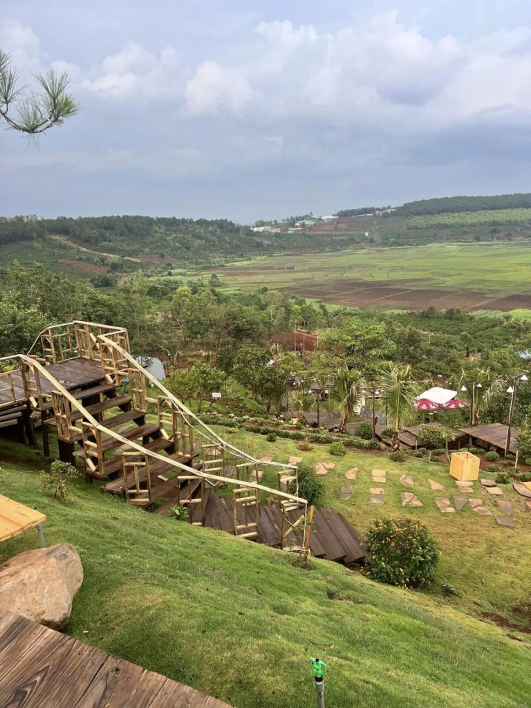 Zin's Farm Cafe - Không gian cà phê vườn với không gian xanh